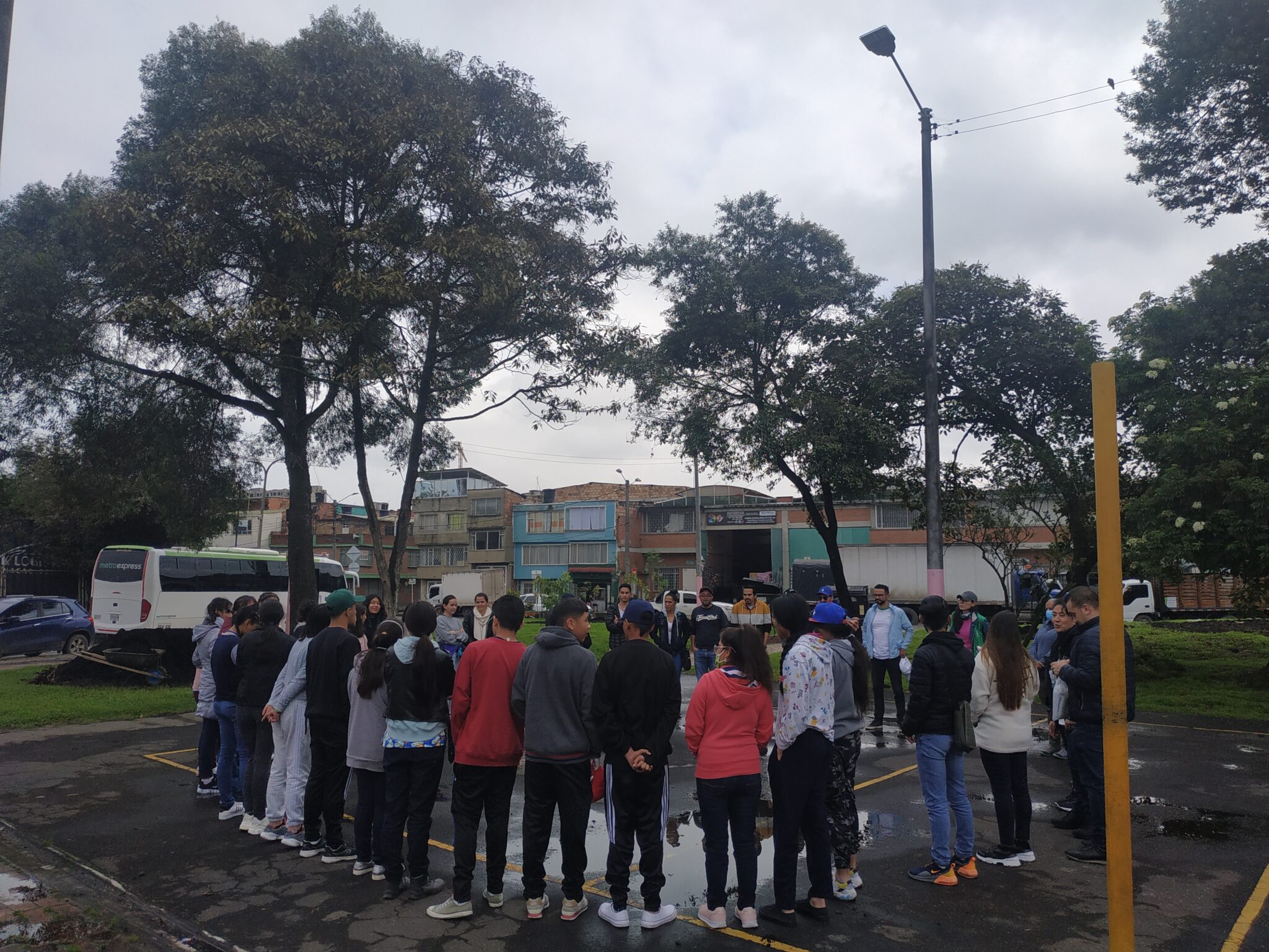 El parque de Fontibón que reverdeció con nuevas especies arbóreas ...